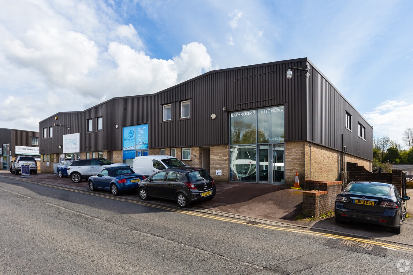 Ormside Way, Redhill, RH1 2LW | LoopNet