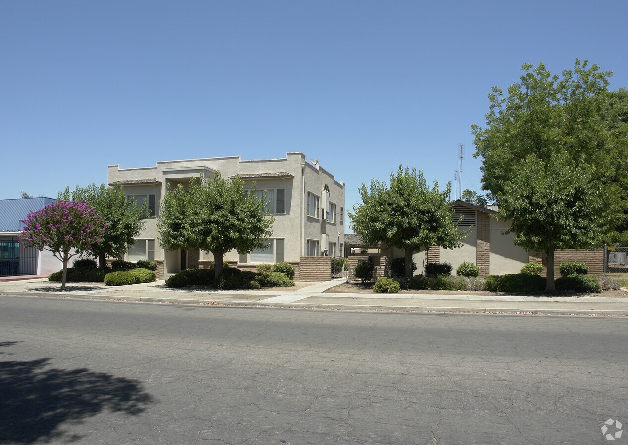 1124 E St, Reedley, CA 93654 | LoopNet
