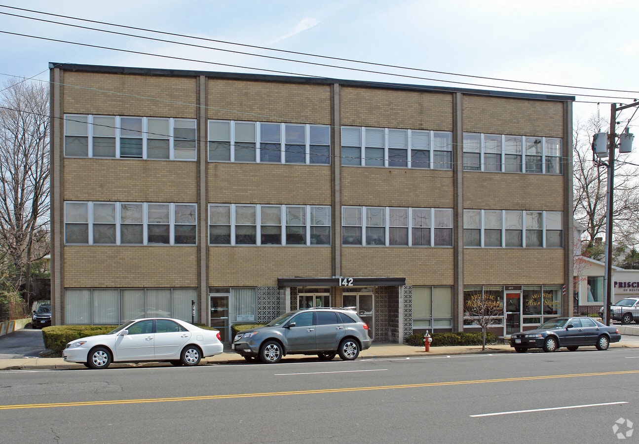 142 Mineola Ave, Roslyn Heights, NY 11577 | LoopNet