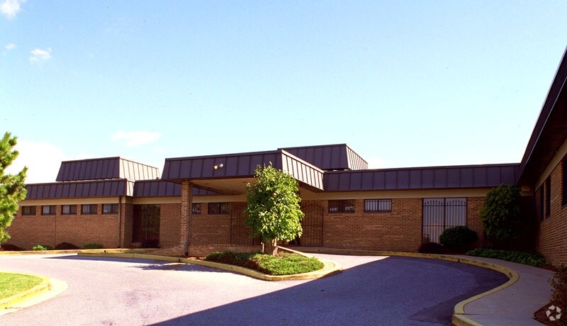 6144 Oxon Hill Rd, Oxon Hill, MD 20745 | LoopNet