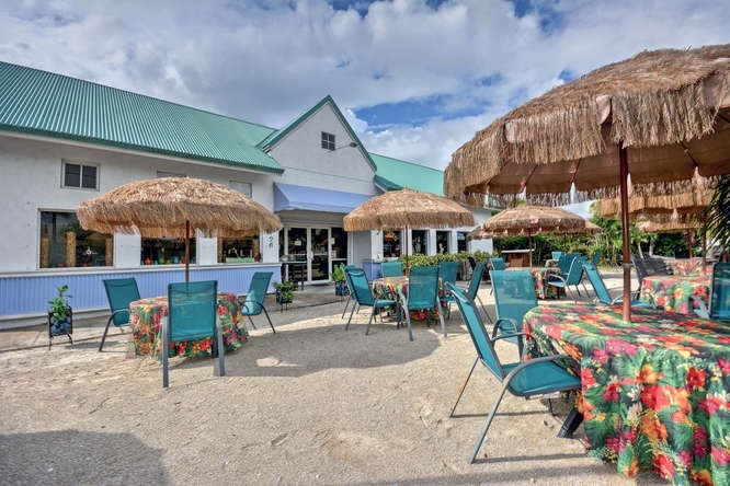 9126 SE Bridge Rd, Hobe Sound, FL 33455 | LoopNet