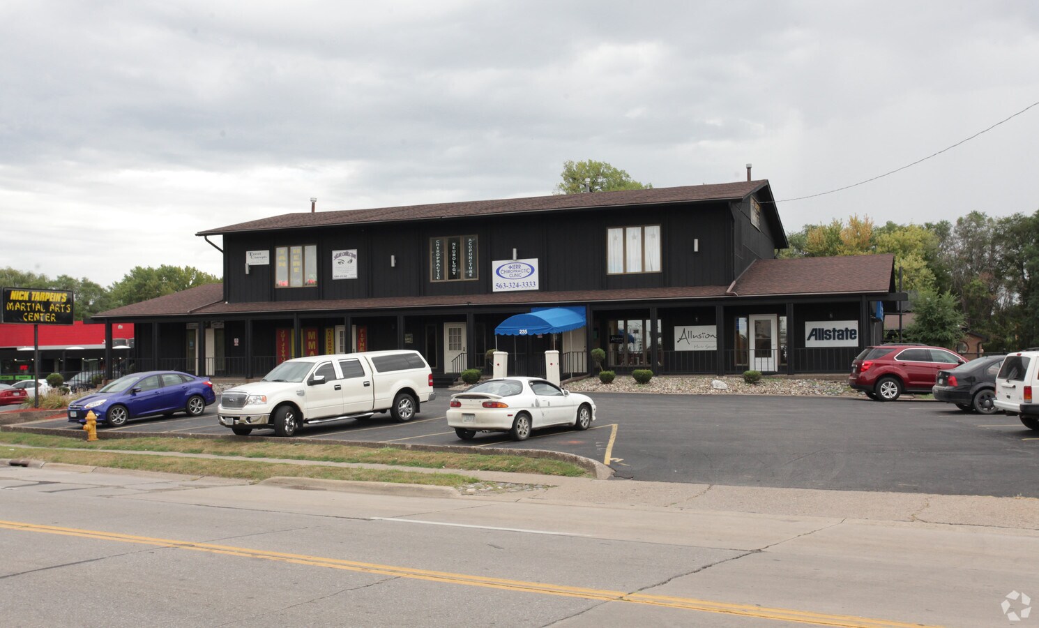 235 W 35th St, Davenport, IA 52806 | LoopNet