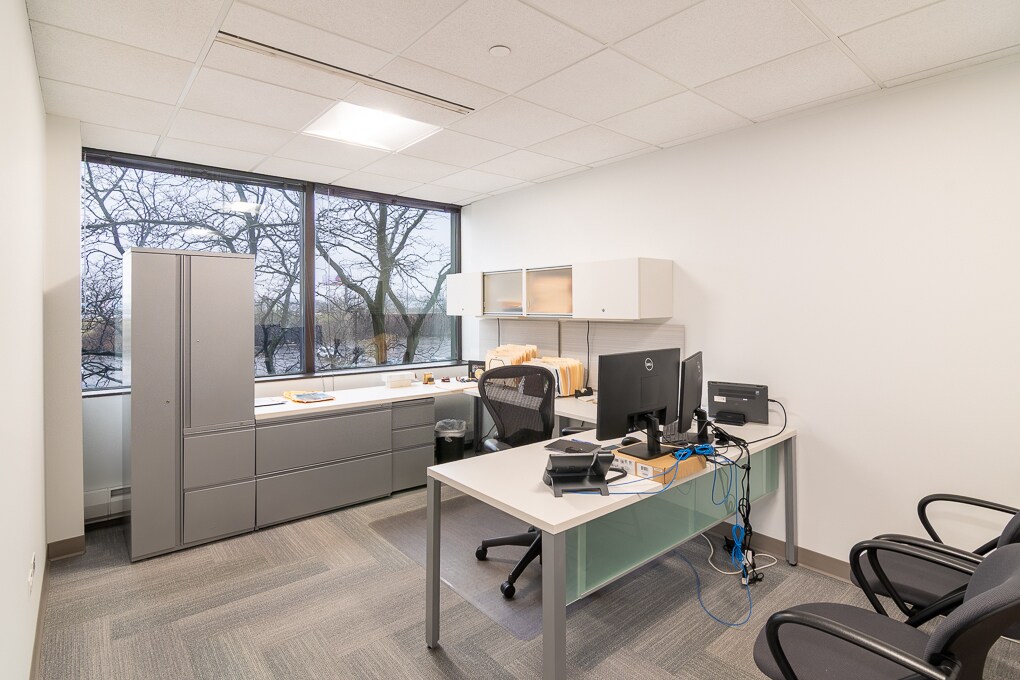 3701 Algonquin Rd, Rolling Meadows, IL 60008 - Crossroads | LoopNet