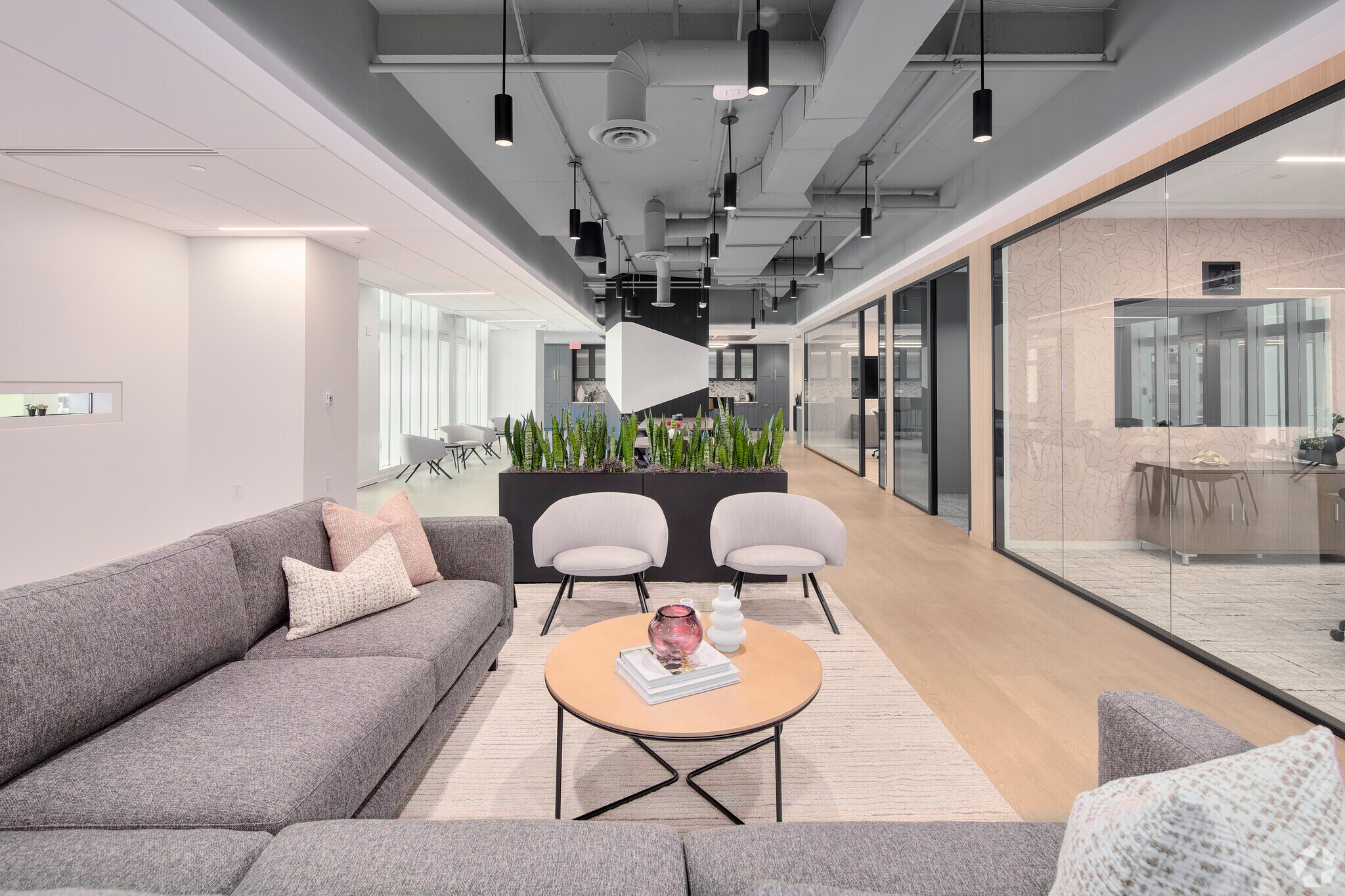 1 Inventa Pl, Silver Spring, MD 20910 - Inventa Towers | LoopNet