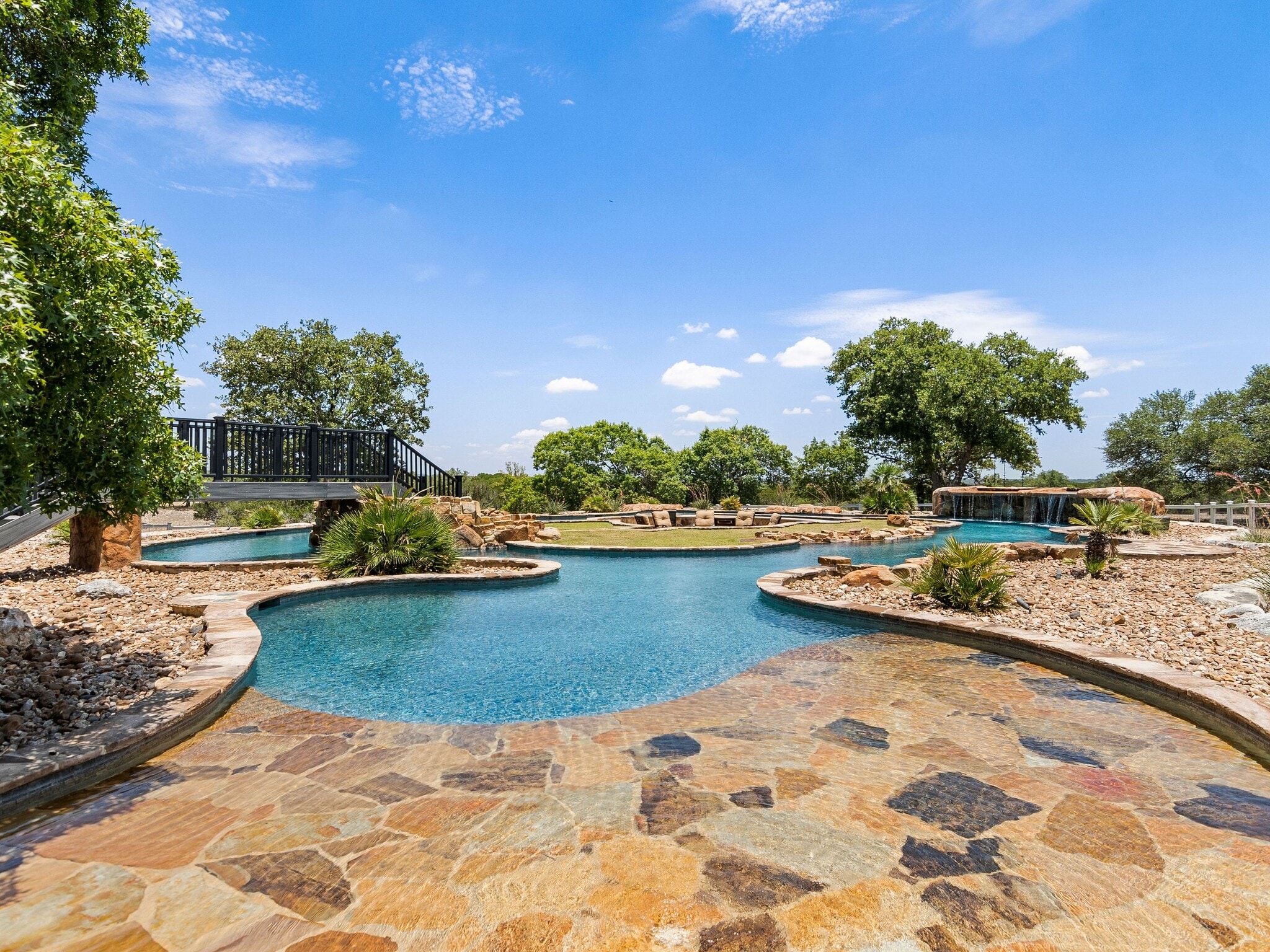 227 Seewald Rd, Boerne, TX 78006 - Lazy River Ranch | LoopNet