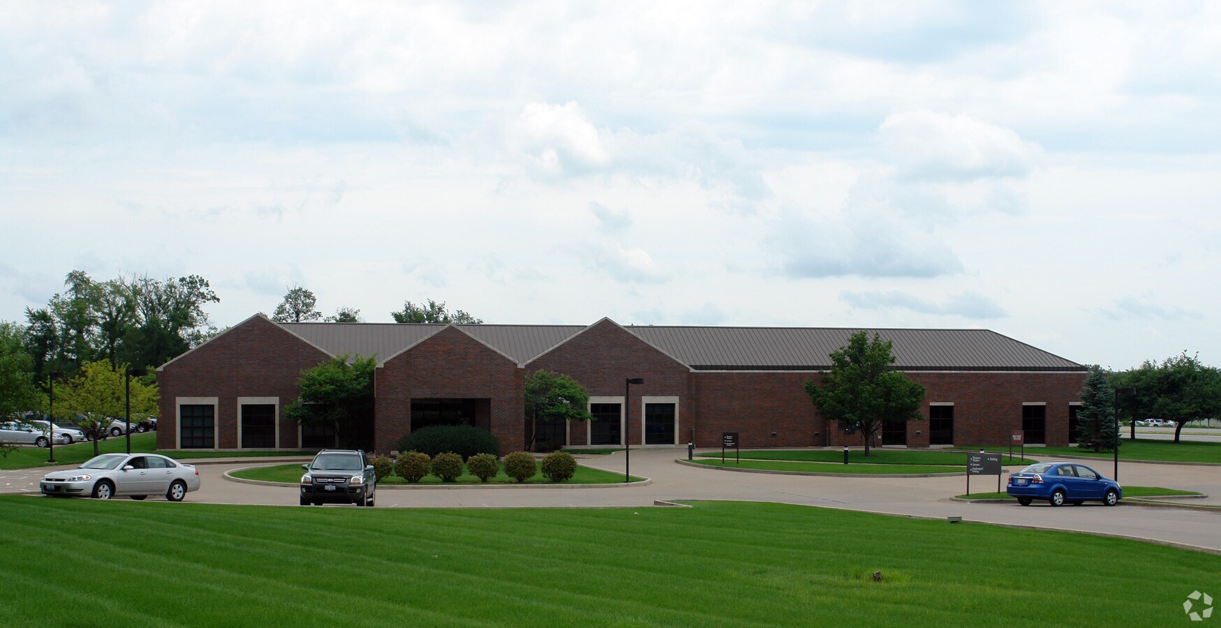 4101 John Deere Rd, Moline, IL 61265 | LoopNet