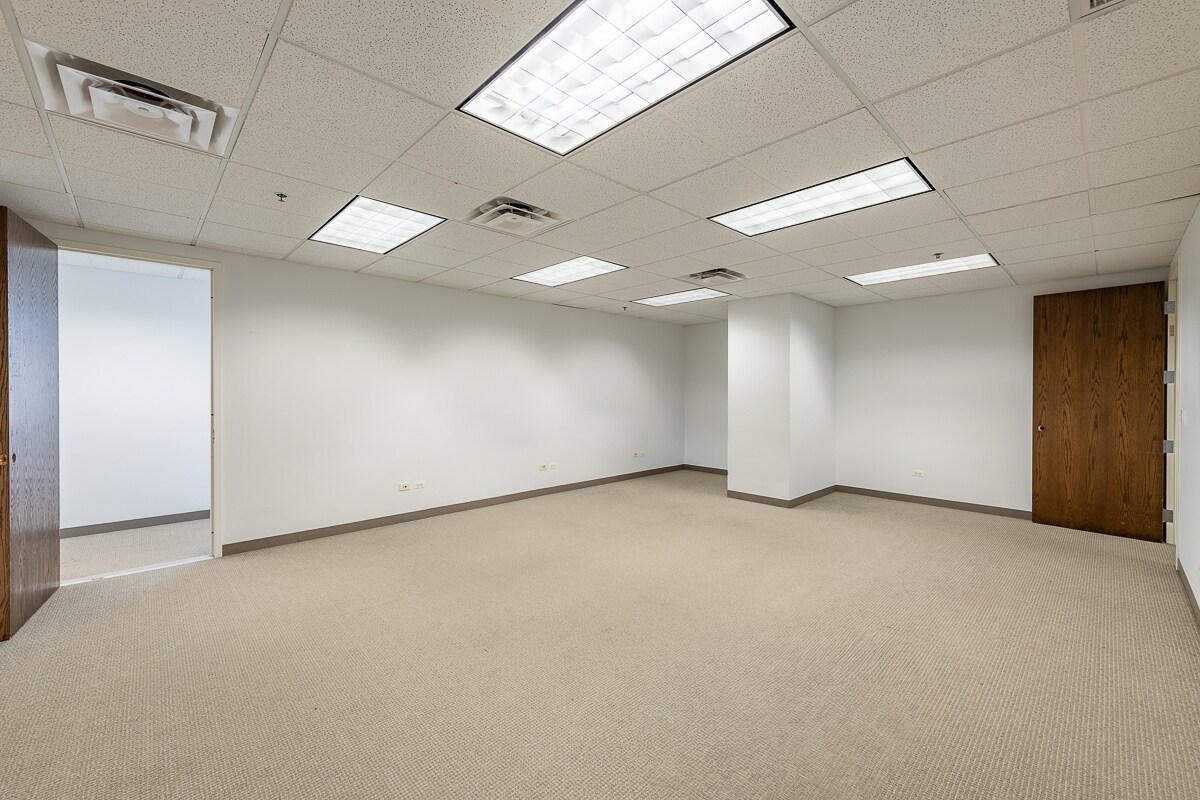 17 N State St, Chicago, IL 60602 - 17 N. State | LoopNet