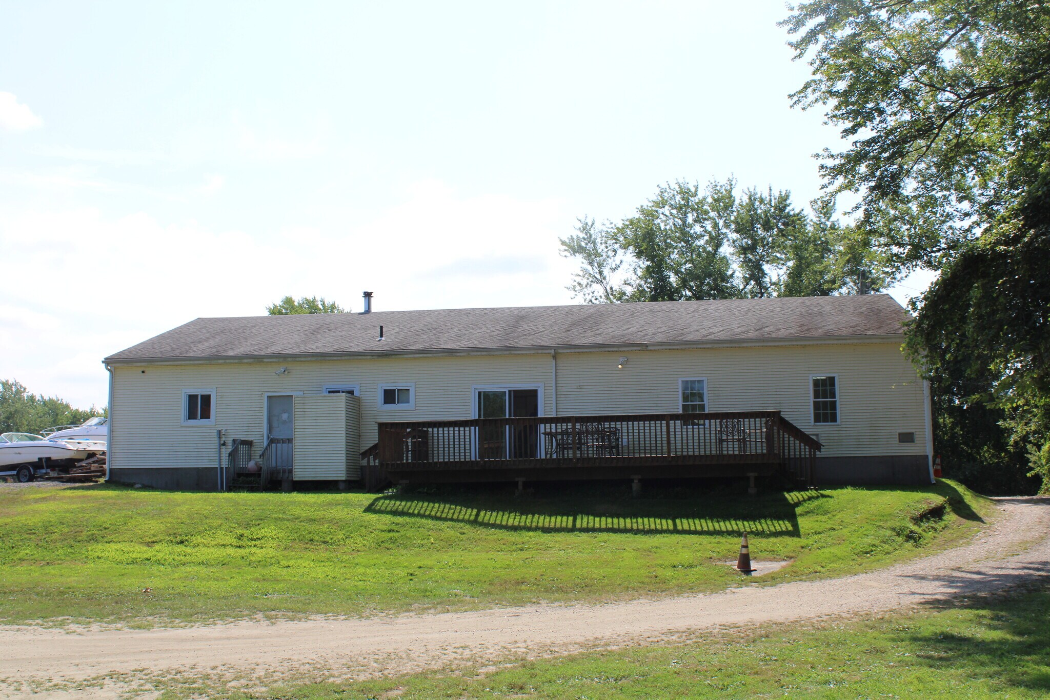 674 Main St, Portland, CT 06480 - Specialty for Sale | LoopNet