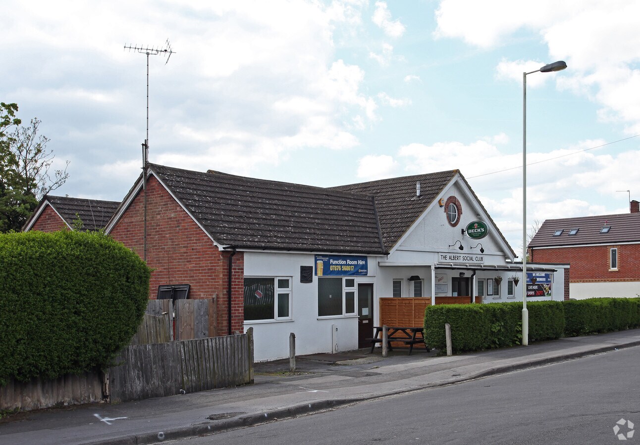 47 Albert St, Fleet, GU51 3RL | LoopNet