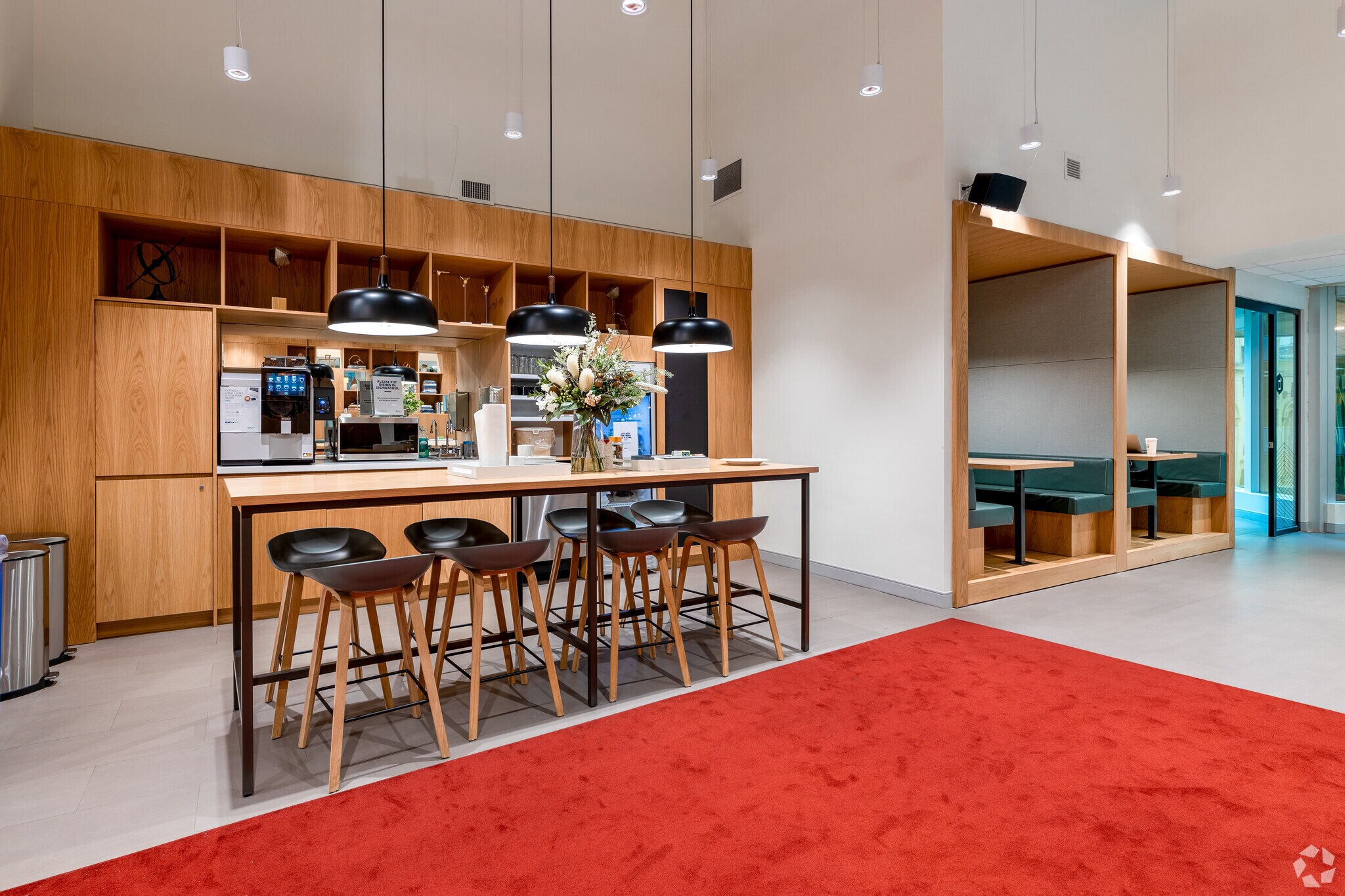 200 Bay St, Toronto, ON M5J 2J2 - Regus Royal Bank Plaza | LoopNet