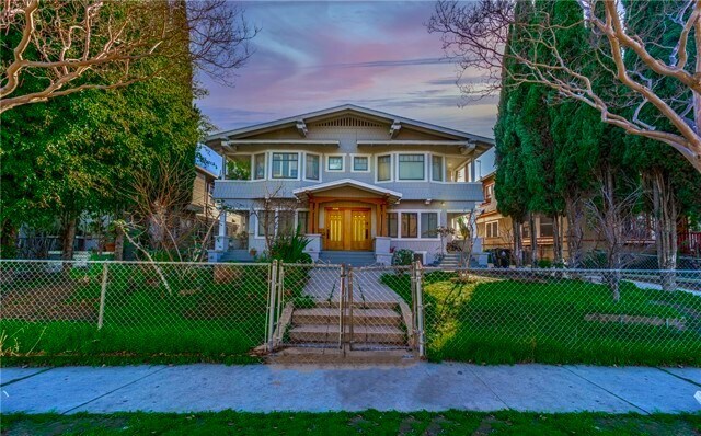 1674 W 25th St, Los Angeles, CA 90007 | LoopNet