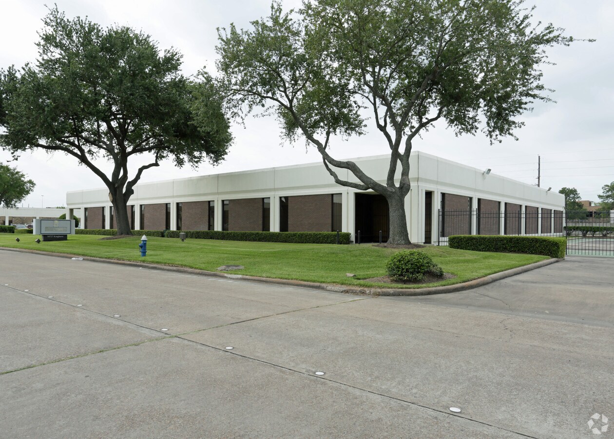 10727 Kinghurst St, Houston, TX 77099 | LoopNet