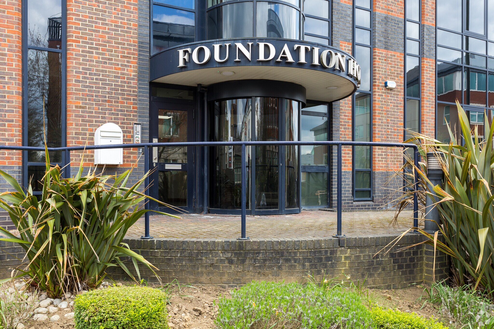 42-48 London Rd, Reigate, RH2 9QQ - Foundation House | LoopNet