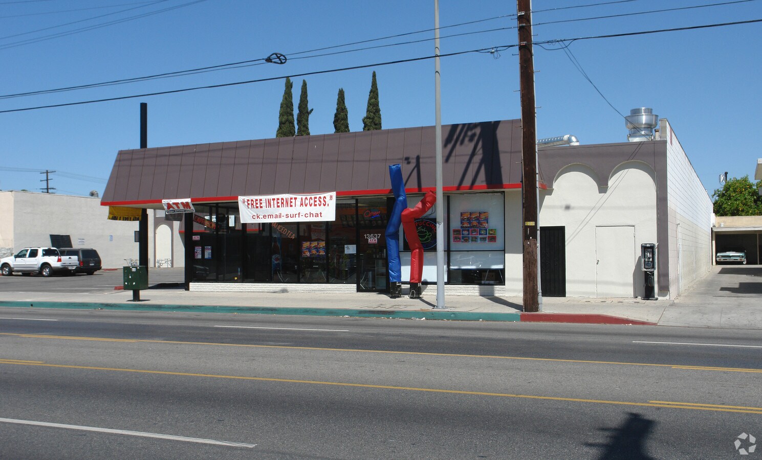 13637-13645 Vanowen St, Van Nuys, CA 91405 | LoopNet