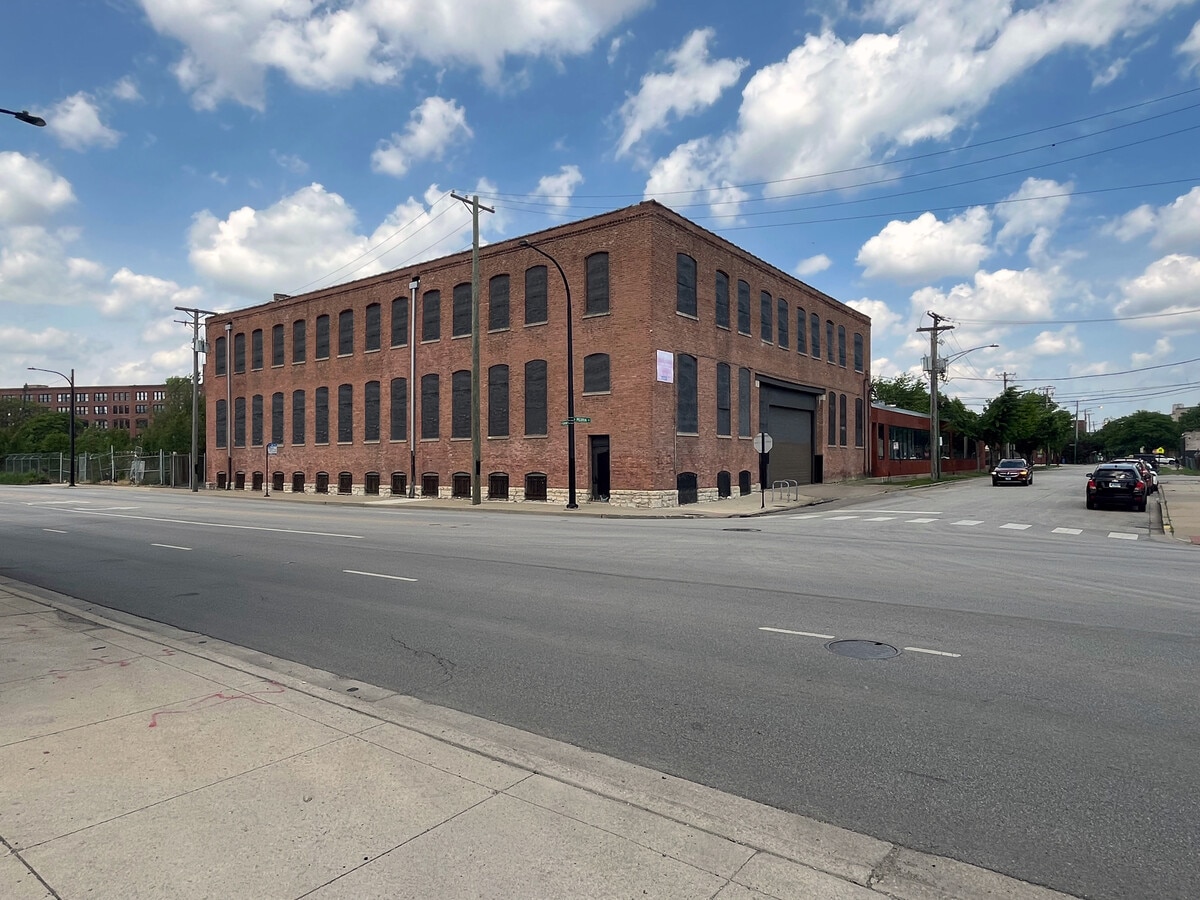 900 W Cermak Rd, Chicago, IL 60608 - Industrial for Lease | LoopNet