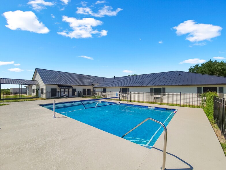 13207 Wright Rd, Buda, TX 78610 - Infinite Recovery | LoopNet