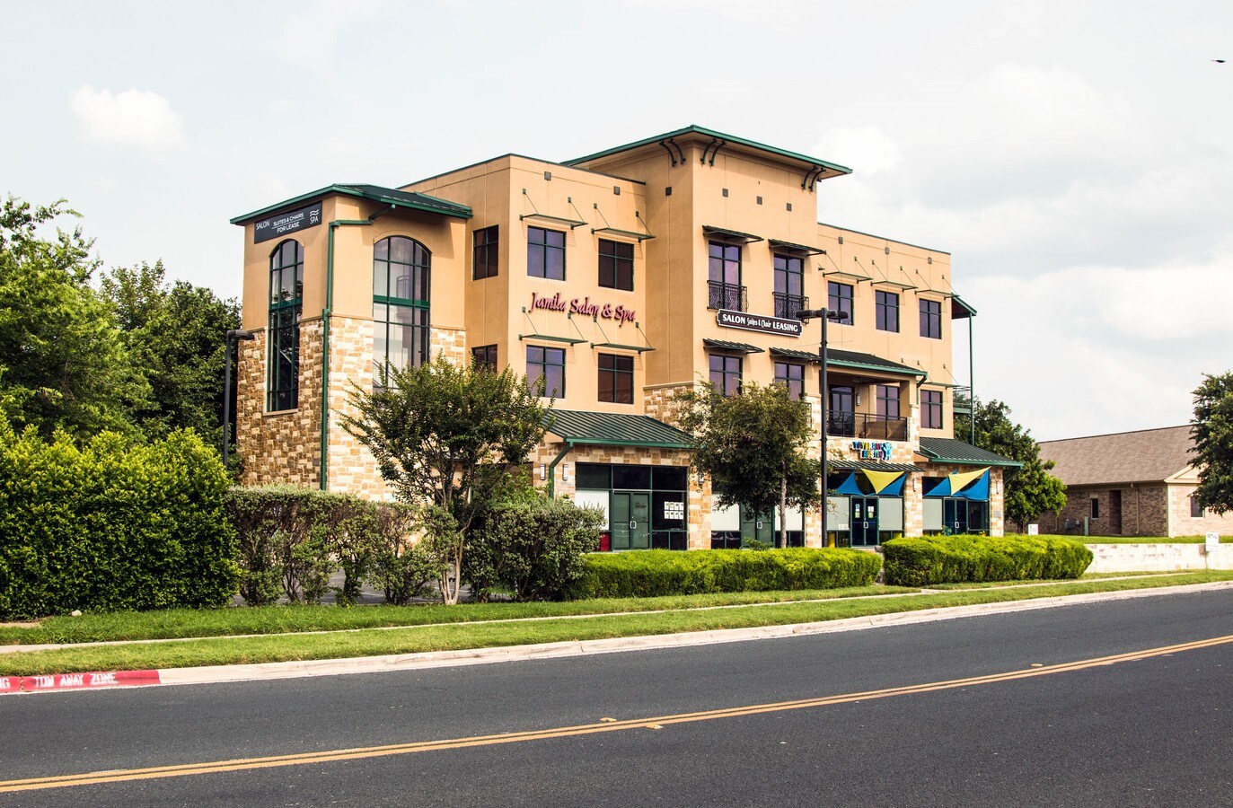 7817 Rockwood Ln, Austin, TX 78757 | LoopNet