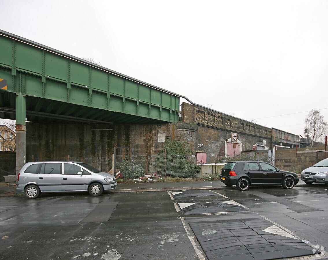 301 Montague Rd, London, E11 3EX - Arch 297-301 | LoopNet