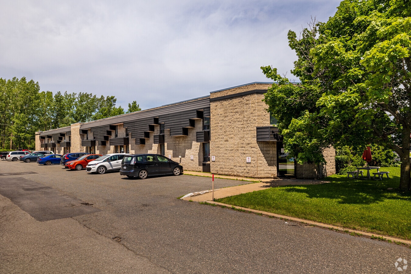 3200 St 1st, Longueuil, QC J3Y 8Y5 | LoopNet