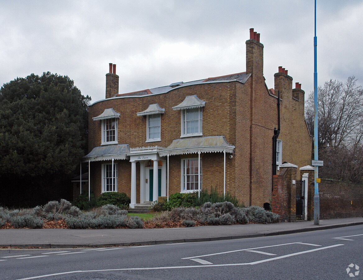 100 Lampton Rd, Hounslow, MDS TW3 4EB | LoopNet