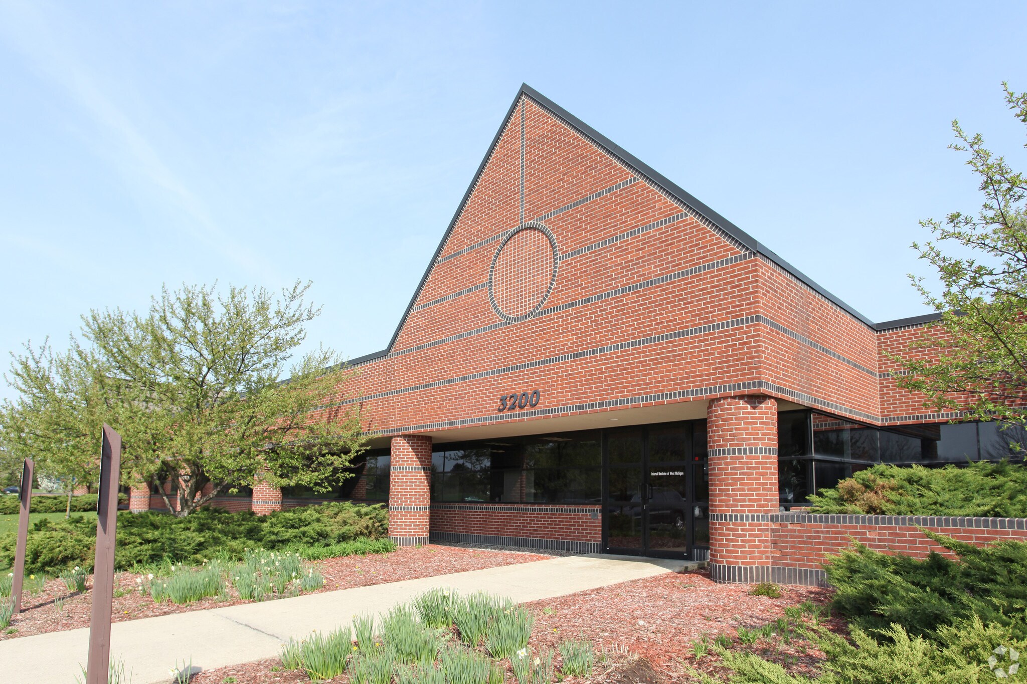 3200 Eagle Park Dr NE, Grand Rapids, MI 49525 - Building A | LoopNet