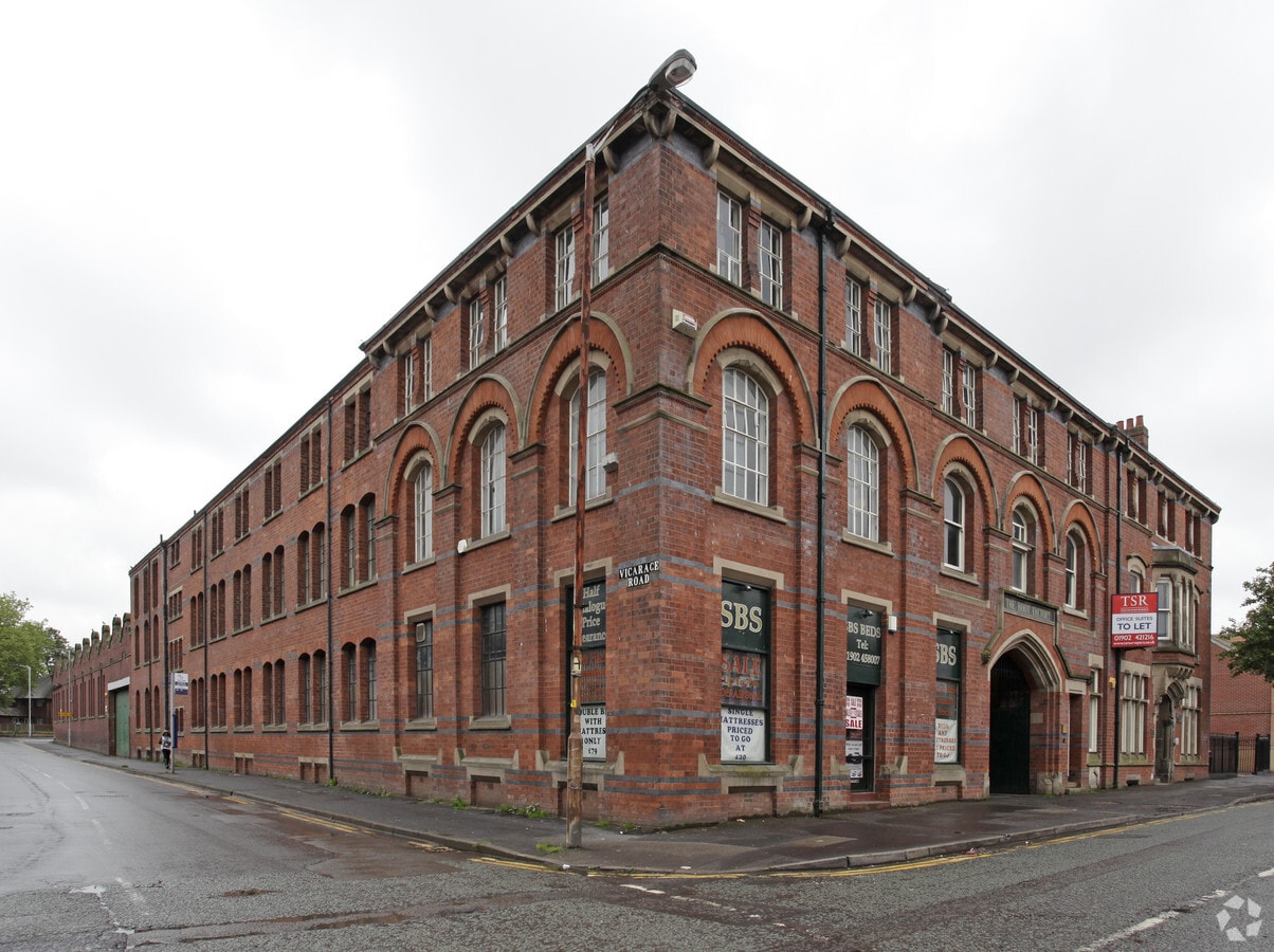 Cleveland Rd, Wolverhampton, WV2 1BP - Boot Factory | LoopNet
