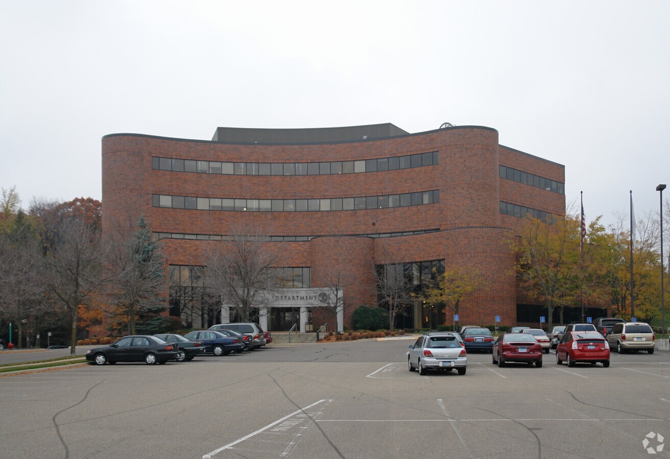 6436 City West Pky, Eden Prairie, MN 55344 | LoopNet