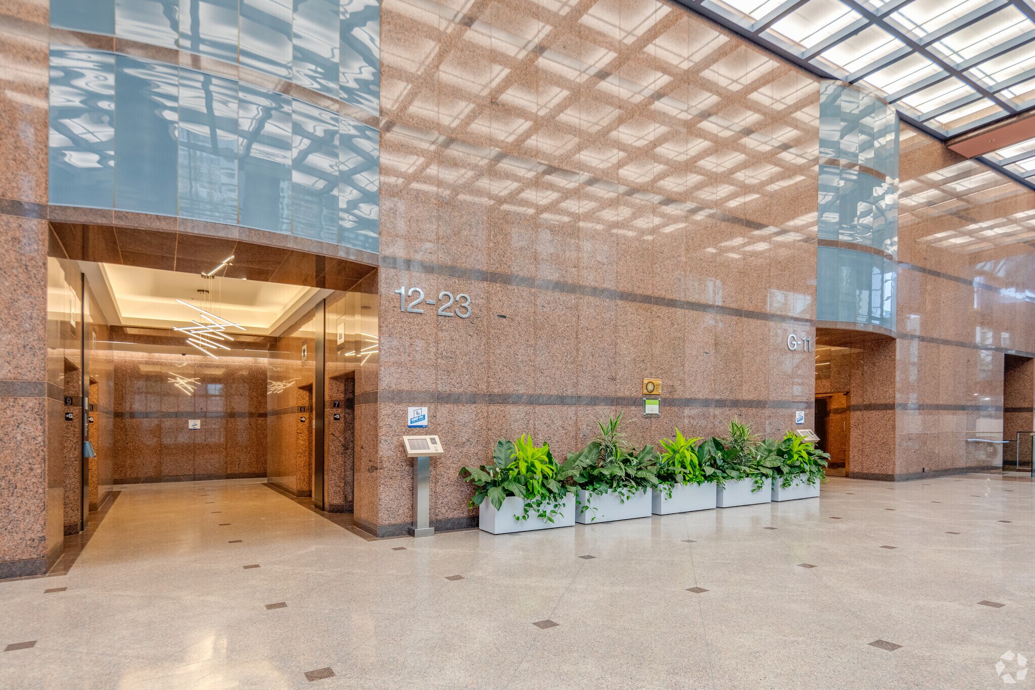 885 W Georgia St, Vancouver, BC V6C 3E8 - RBC Building | LoopNet