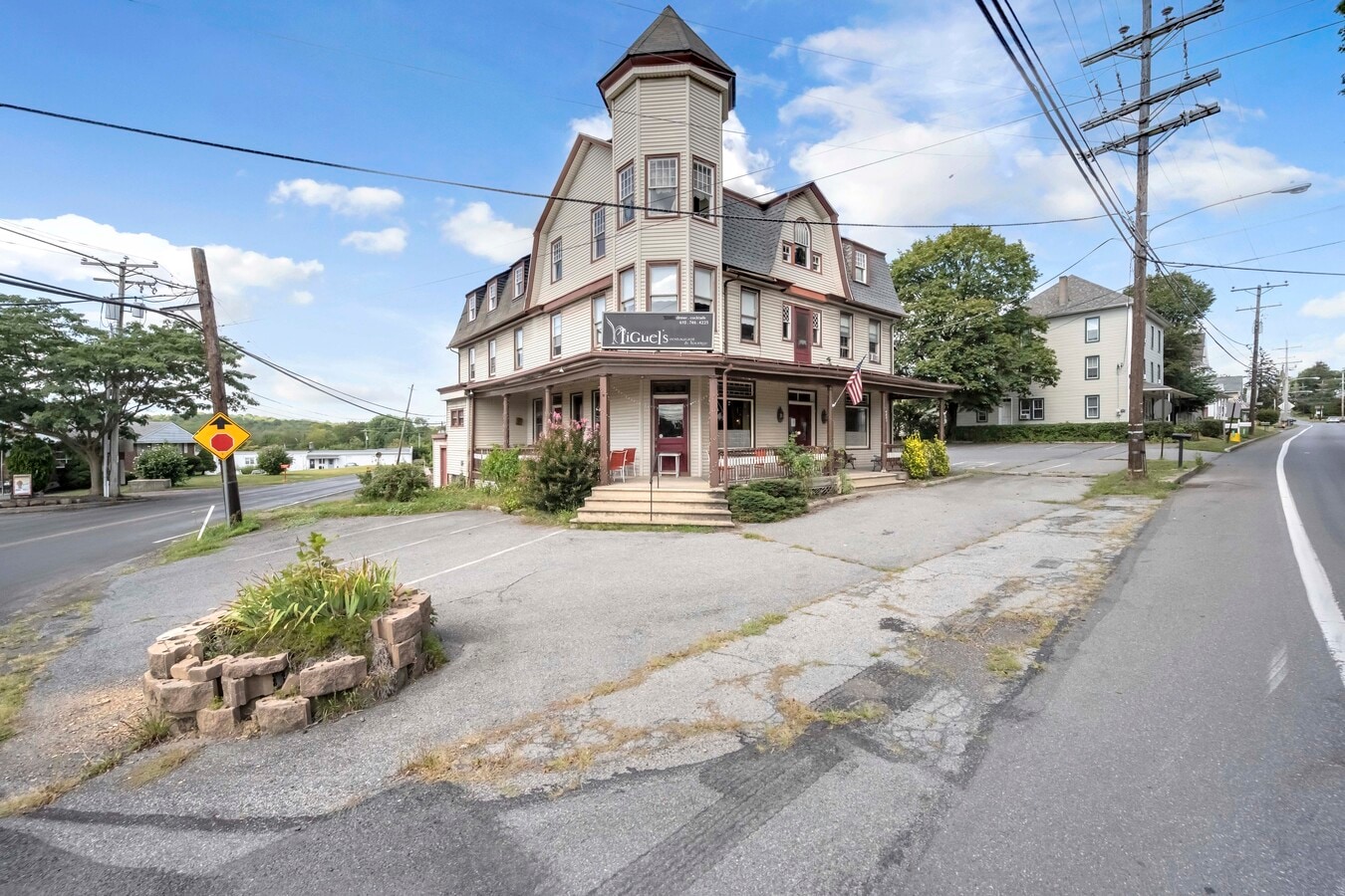 5881 Sullivan Trl, Nazareth, PA 18064 - Retail for Sale | LoopNet