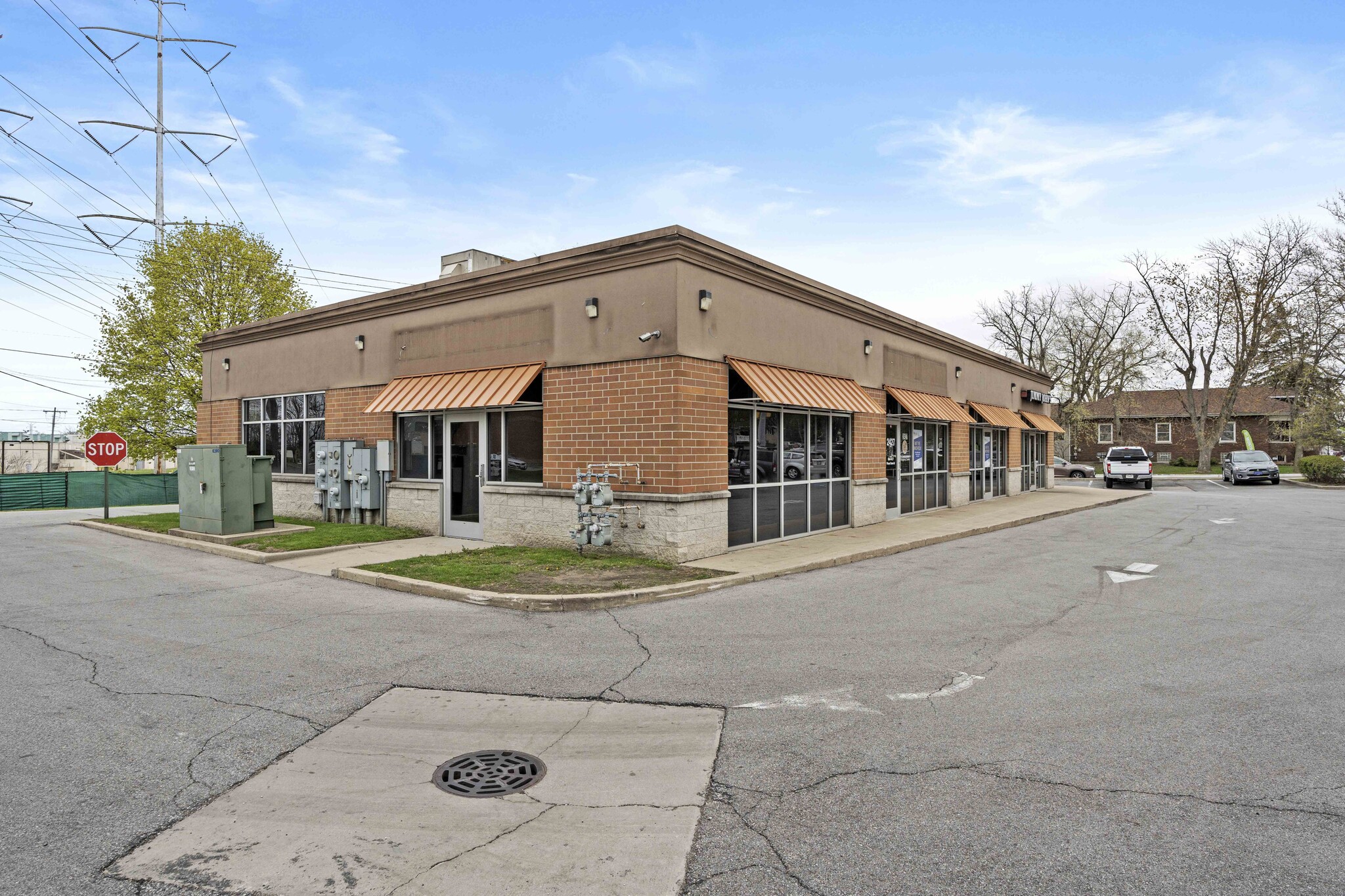 2427-2443 Ridge Rd, Highland, IN 46322 - Indy Ridge Center | LoopNet