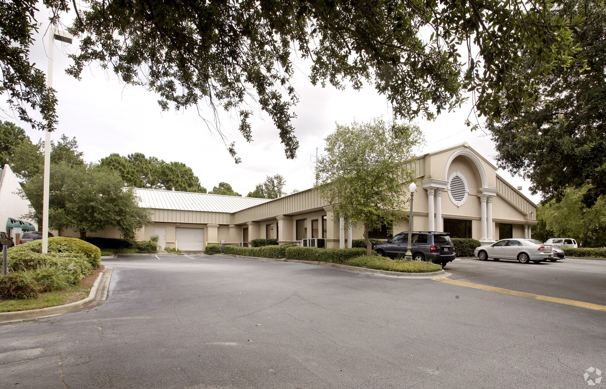 2250 E Victory Dr, Savannah, GA 31404 - Village Square | LoopNet