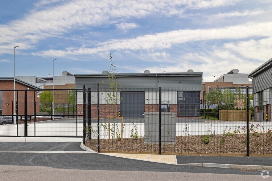 Sheffield Rd, Rotherham, S60 1FG | LoopNet