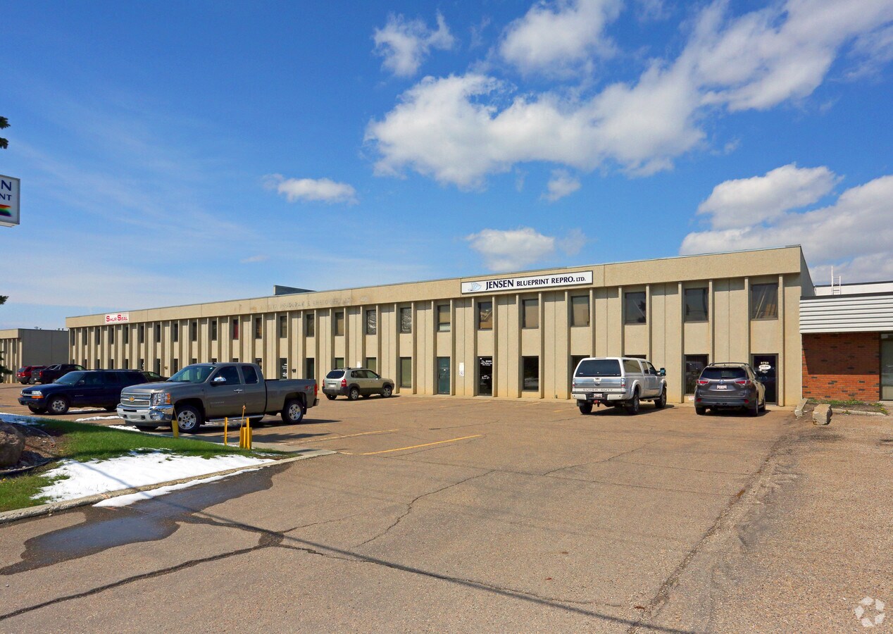 9752-9764 45th Ave NW, Edmonton, AB T6E 5C5 | LoopNet