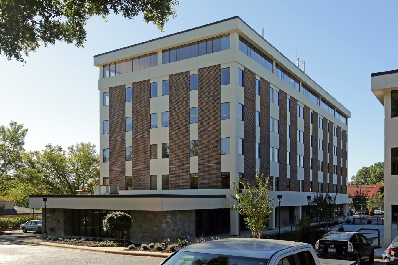 1110 Navaho Dr, Raleigh, NC 27609 - Property Record | LoopNet.com