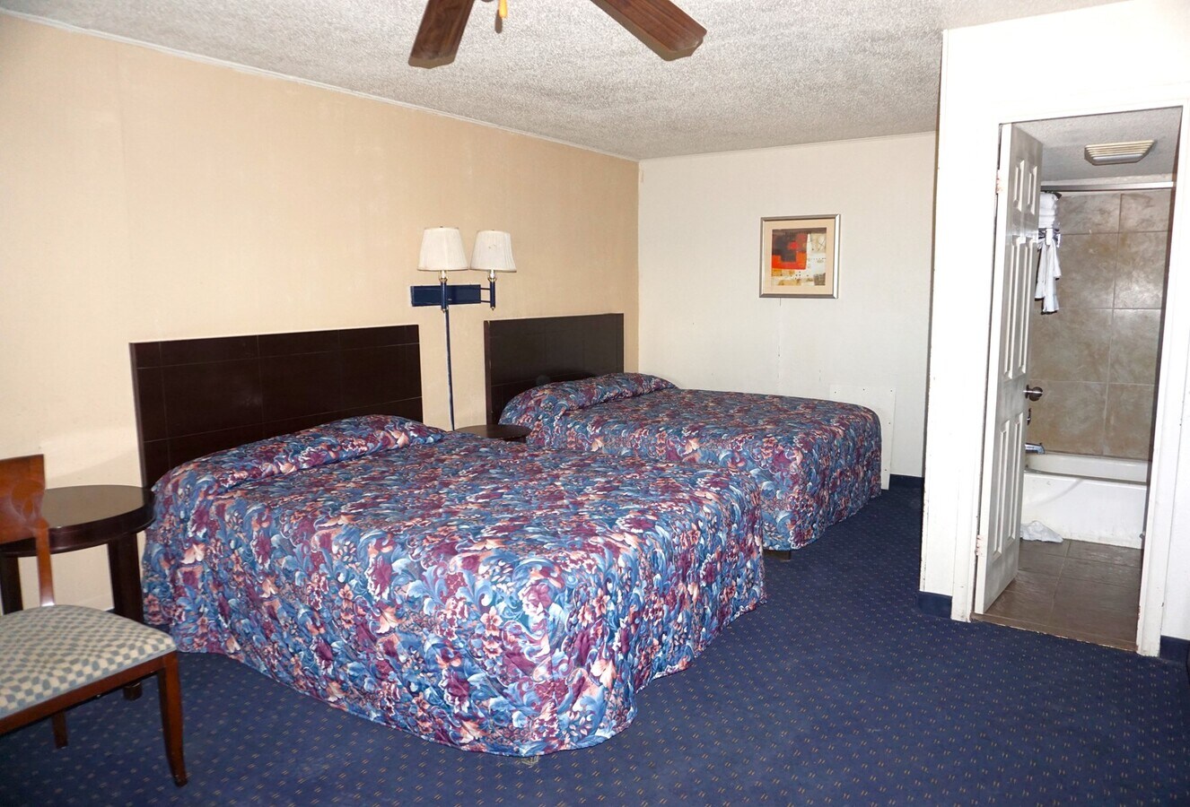 1801 W Dickinson Blvd, Fort Stockton, TX 79735 - Texan Inn & Cat Ballou ...