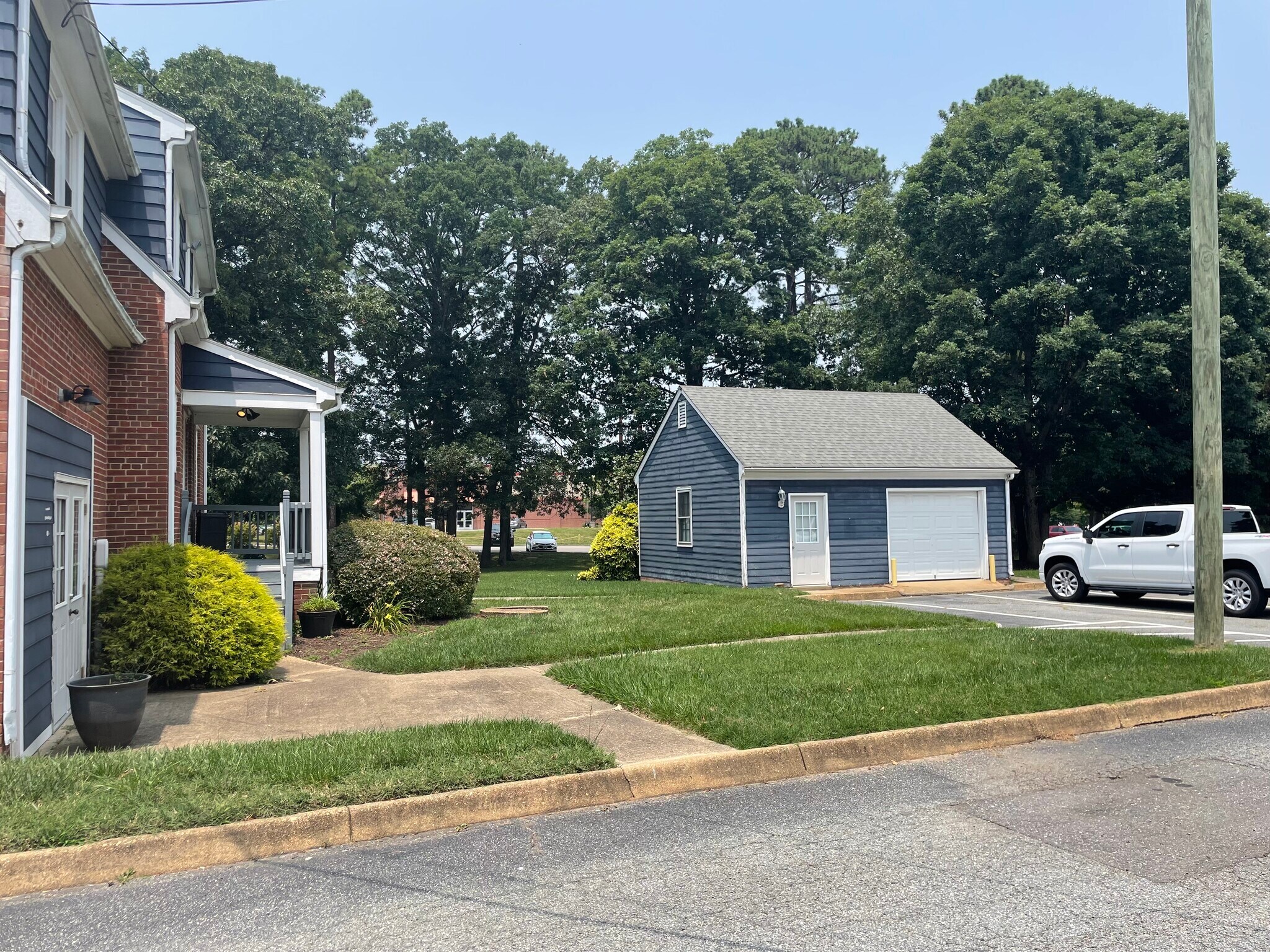 8805 Staples Mill Rd, Richmond, VA 23228 - Office for Lease | LoopNet 8805 Staples Mill Rd, Richmond, VA 23228 - Office for Lease | LoopNet