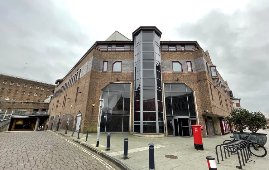 Springfield Rd, Horsham, RH12 2PQ - Office for Lease | LoopNet