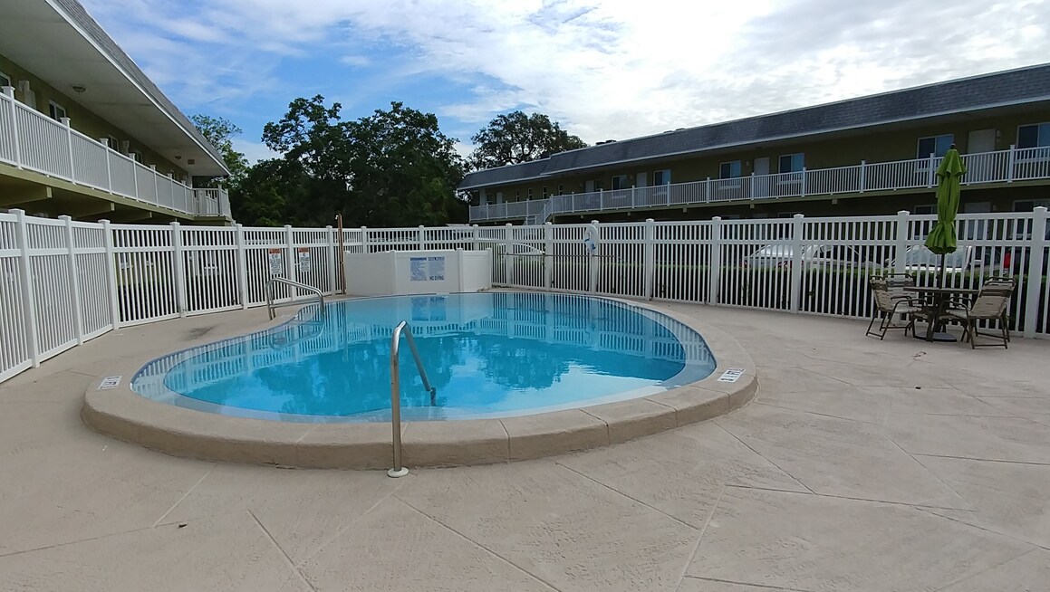 1142 Sunset Point Rd, Clearwater, FL 33755 | LoopNet