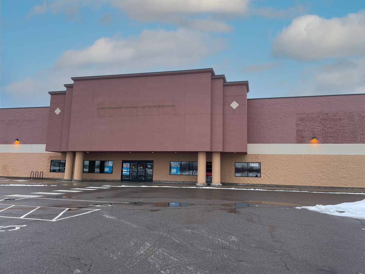 5660 NE Main St, Fridley, MN 55432 | LoopNet