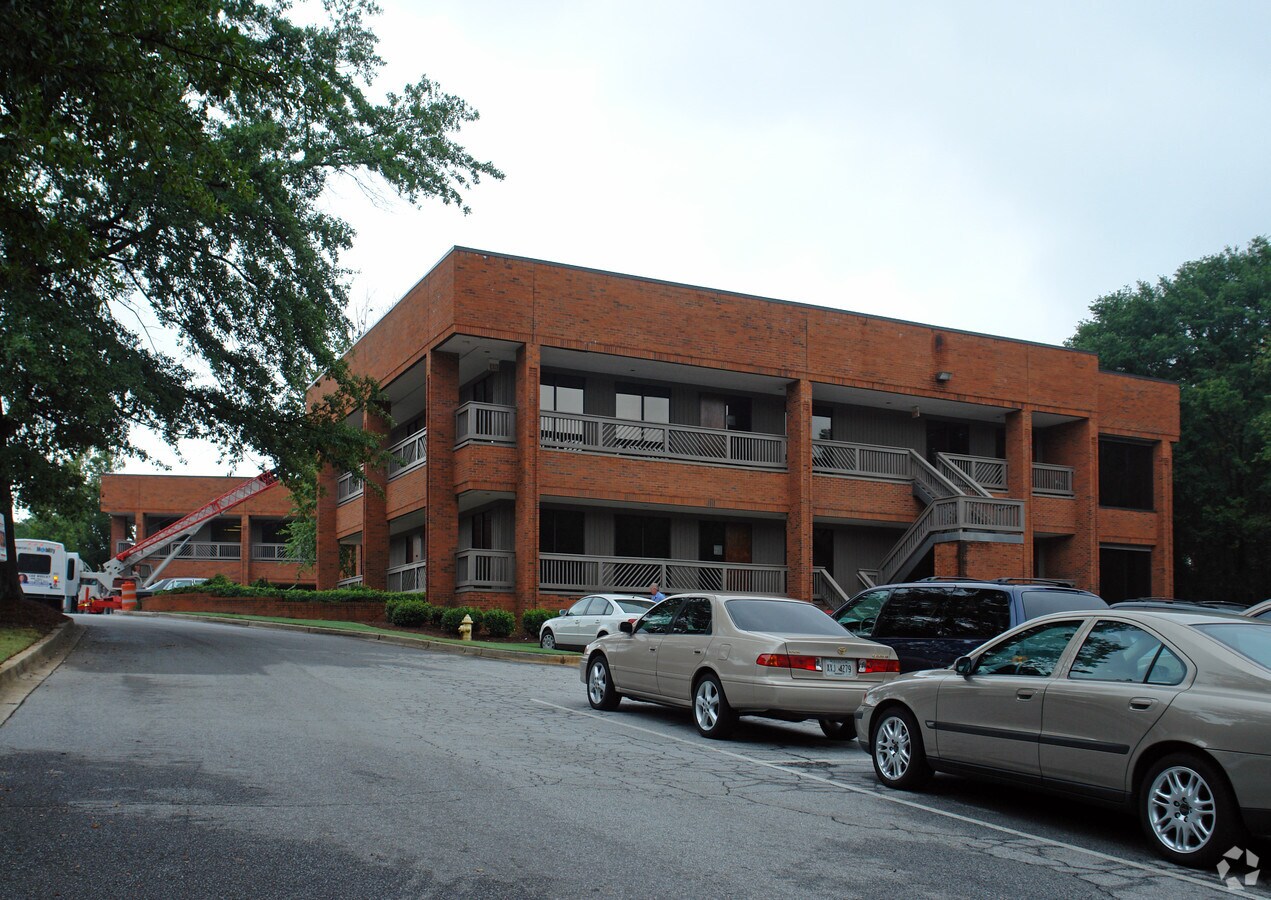 2799 Lawrenceville Hwy, Decatur, GA 30033 | LoopNet