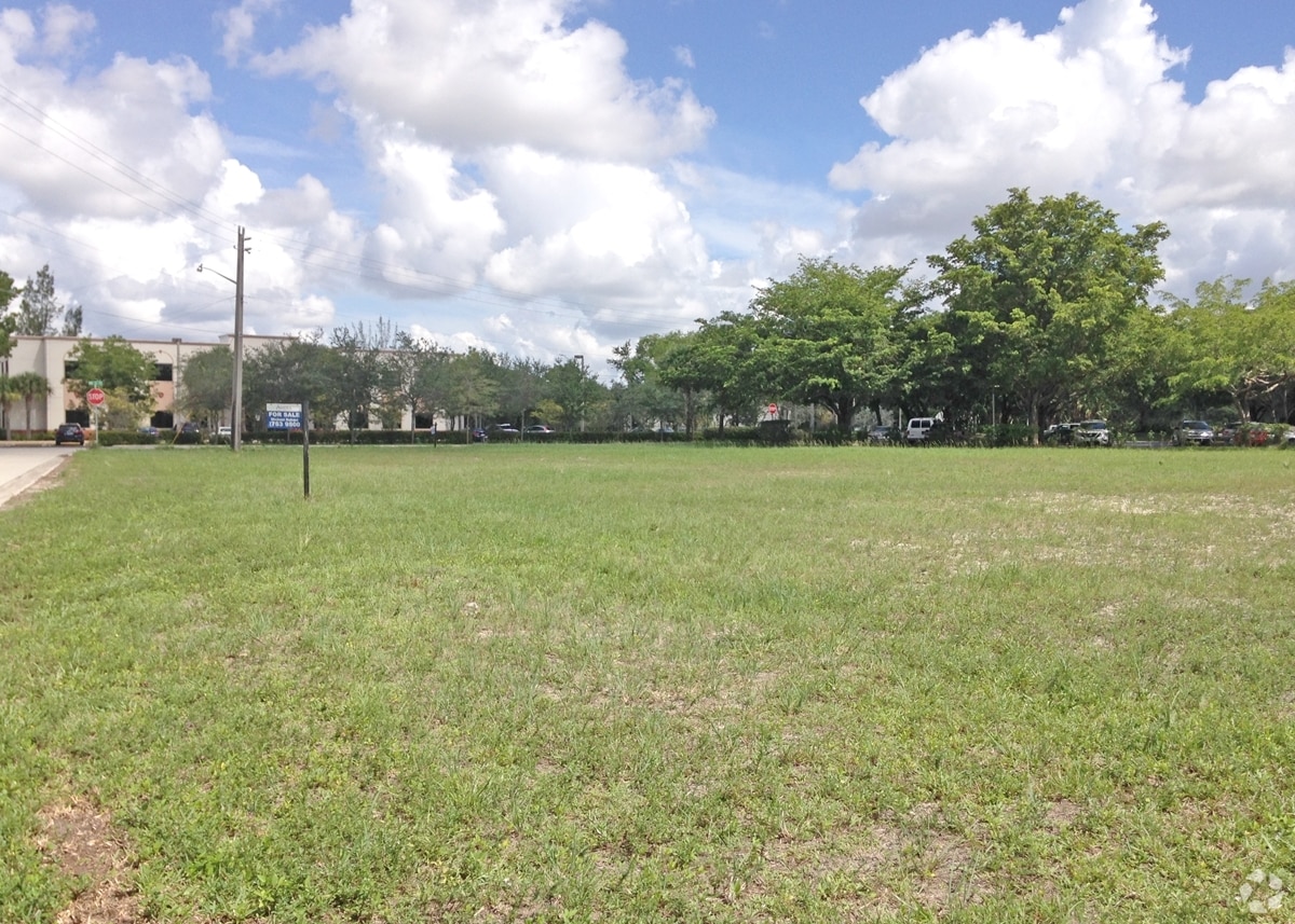 NW 99th Ave, Coral Springs, FL 33065 | LoopNet