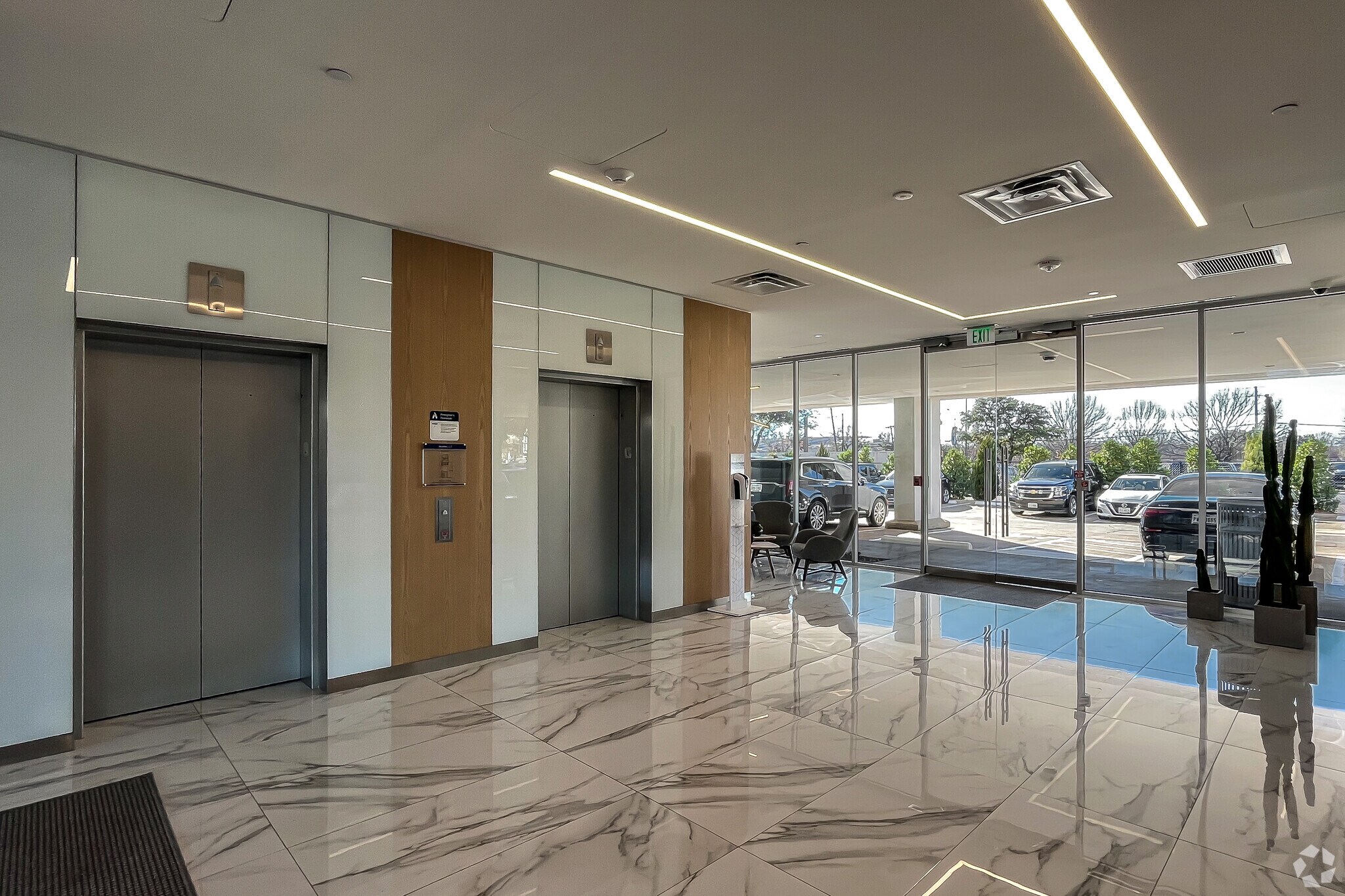 12240 Inwood Rd, Dallas, TX 75244 - Twelve240 | LoopNet