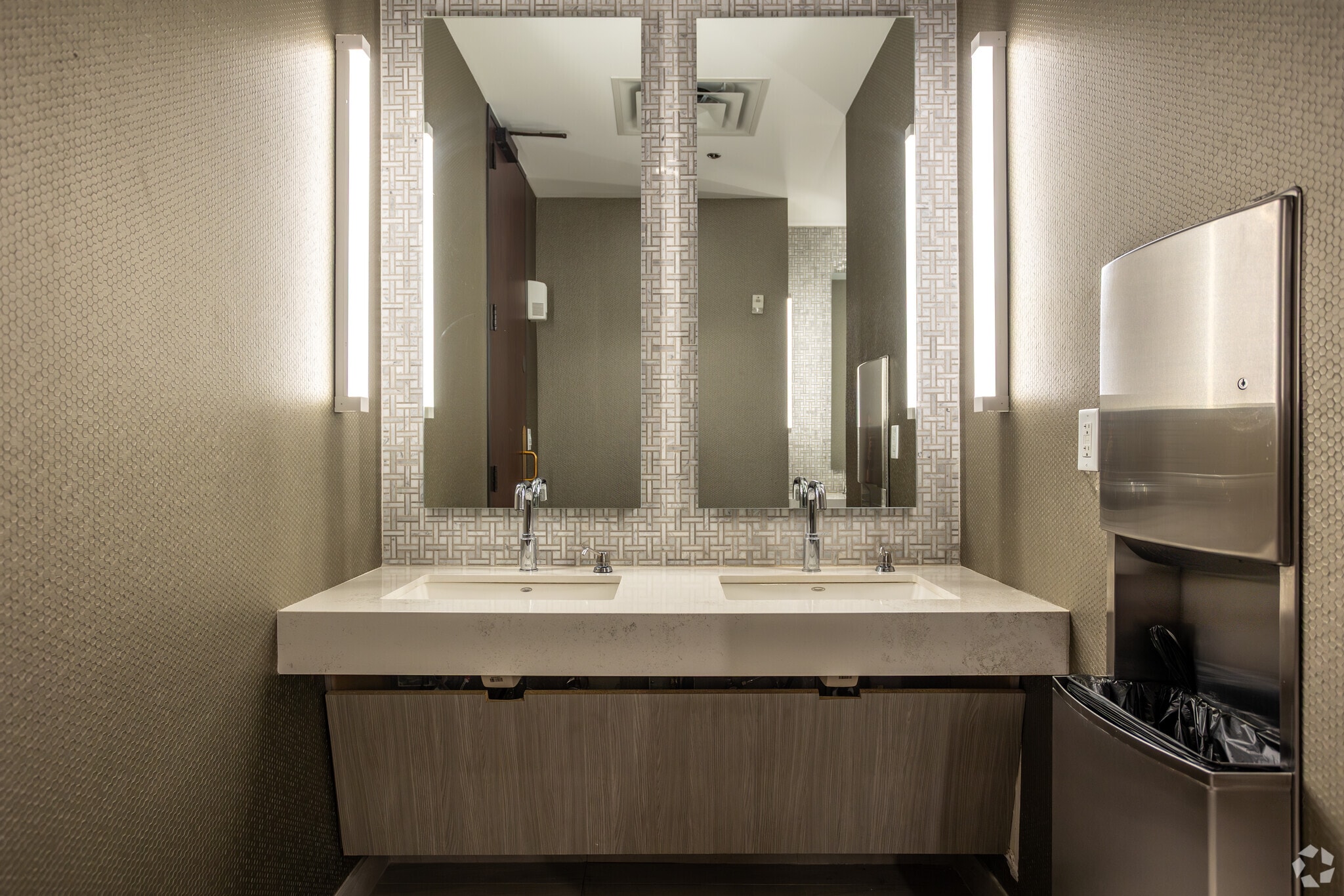 4201 Spring Valley Rd, Dallas, TX 75244 - Spring Valley | LoopNet