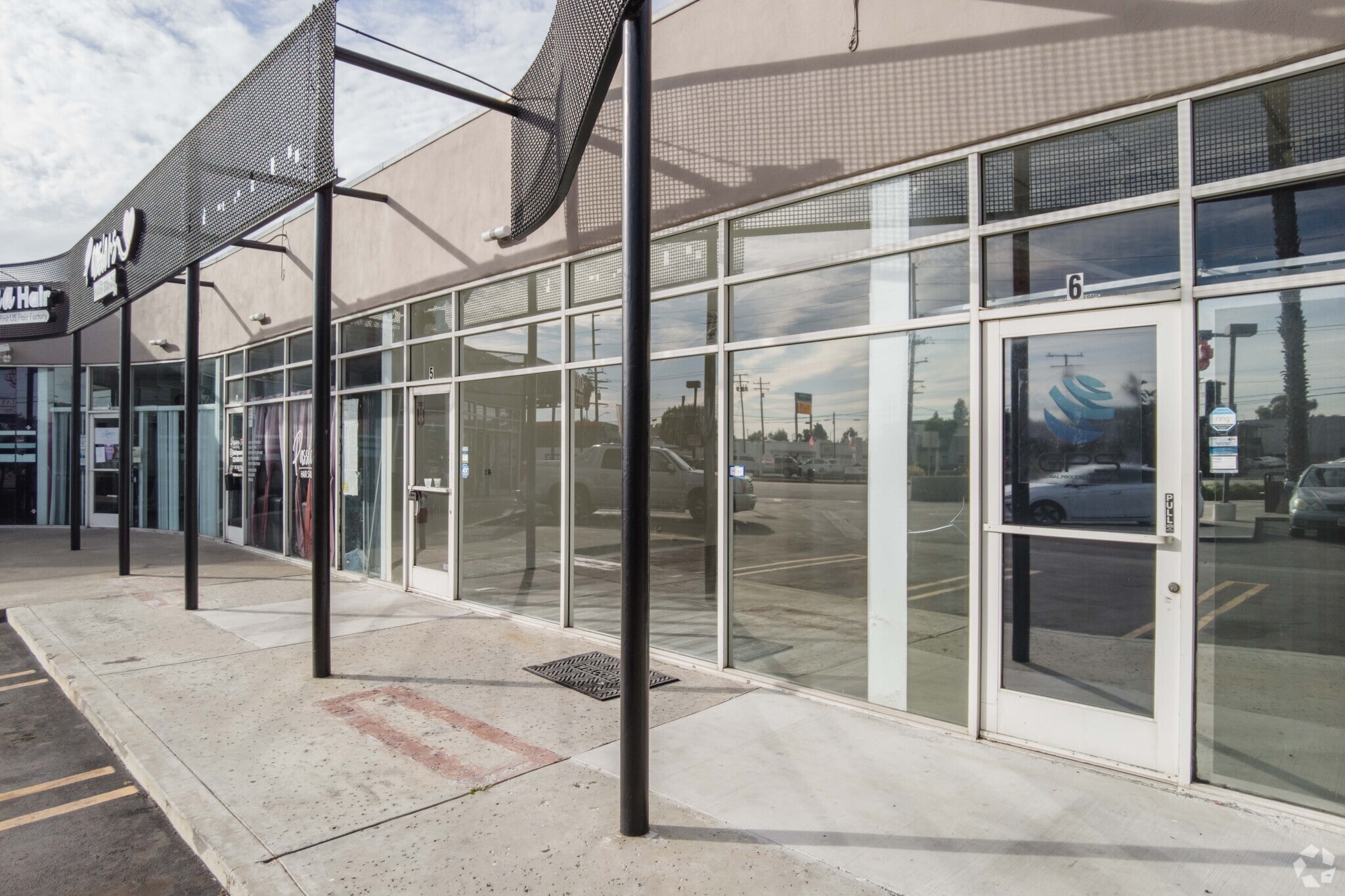 913-915 W Manchester Blvd, Inglewood, CA 90301 - Retail for Lease | LoopNet