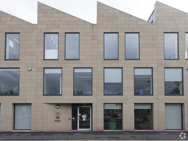 Station Rd, Clitheroe, BB7 2JT - De Lacy House | LoopNet