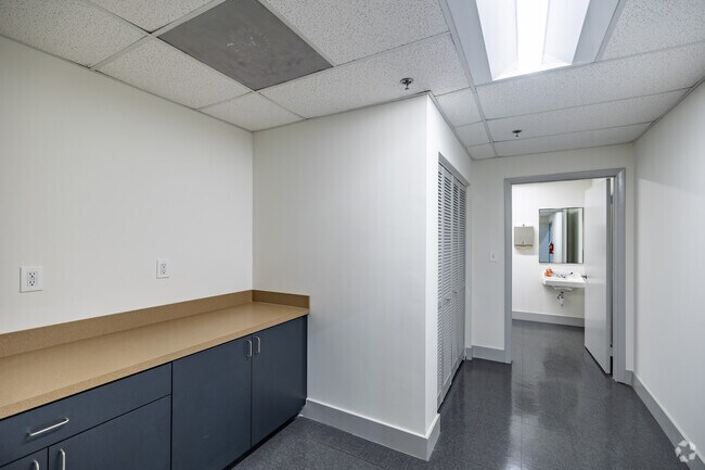 JLL - Miami Commercial Listings & Brokers | LoopNet