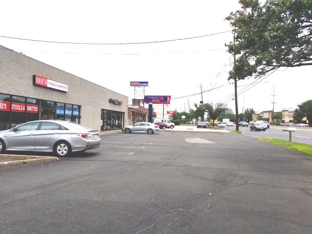 443 Route 17, Paramus, NJ 07652 | LoopNet