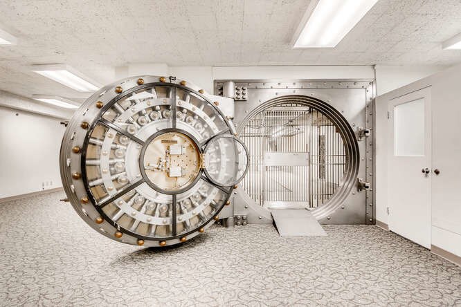 621 SW Morrison St, Portland, OR 97205 - American Bank Building | LoopNet