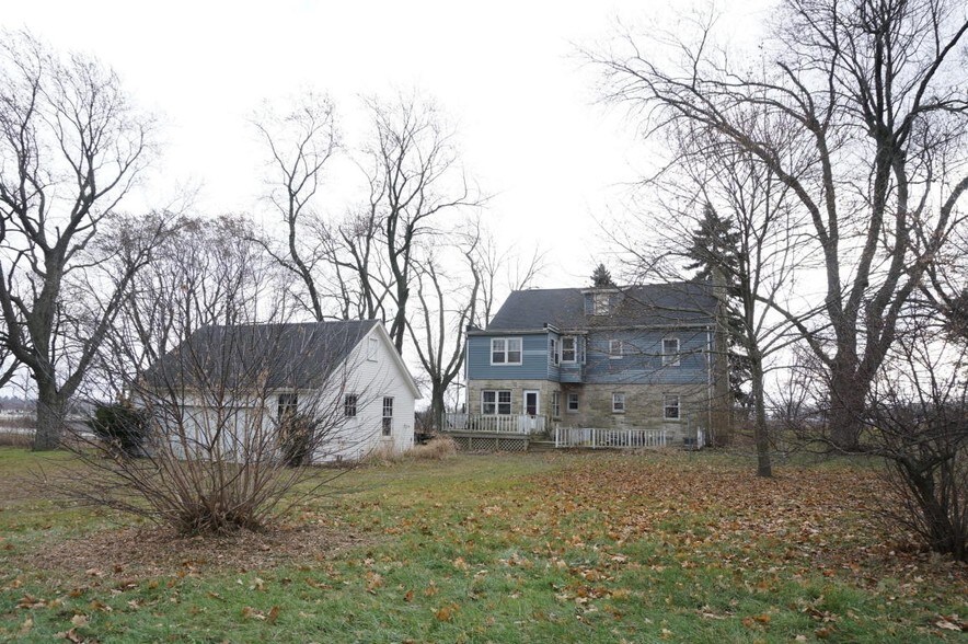 1733 Mink Ranch Rd, Port Washington, WI 53074 | LoopNet