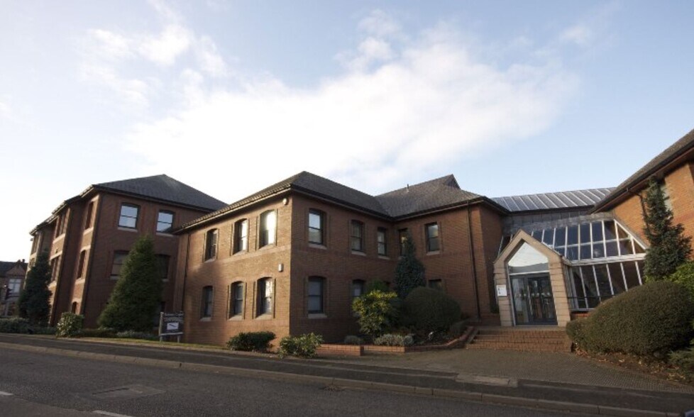 Manchester Rd, Wilmslow, CHS SK9 1BQ - Barons Court | LoopNet